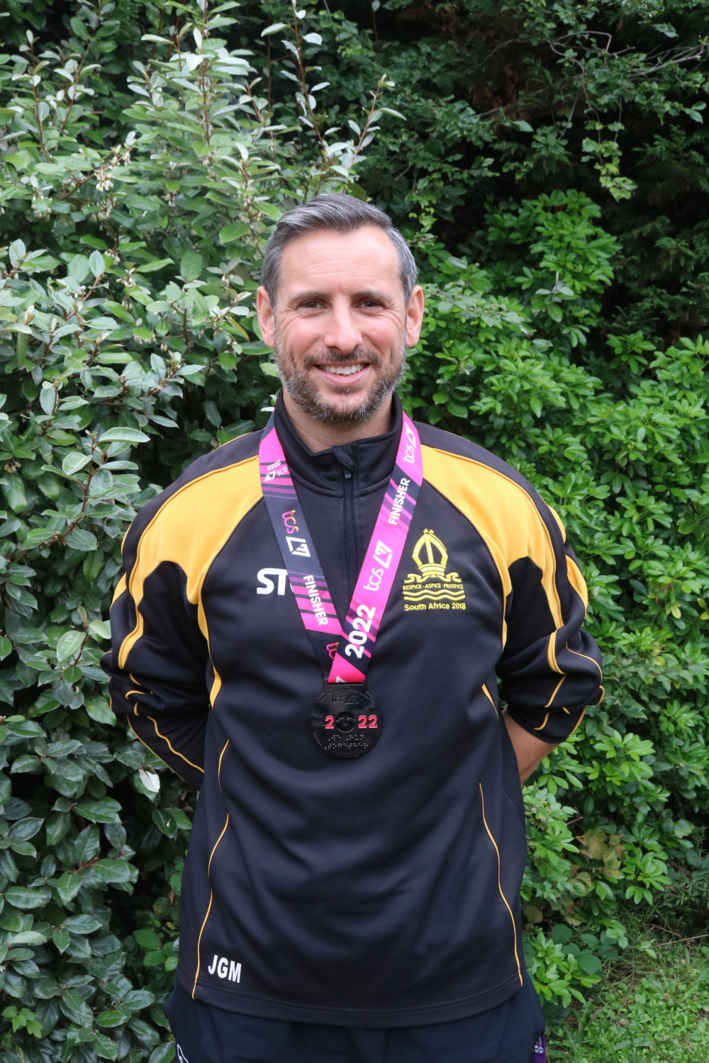 Mr Munro completes the London Marathon – The Bishop's Stortford High School